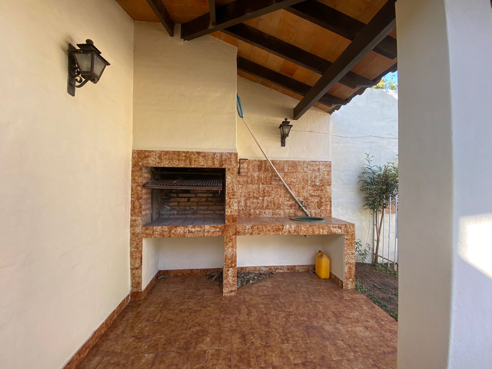 Vendo casa toda en planta baja en Mburucuya. Ref #C20E7A - infocasas.com.py