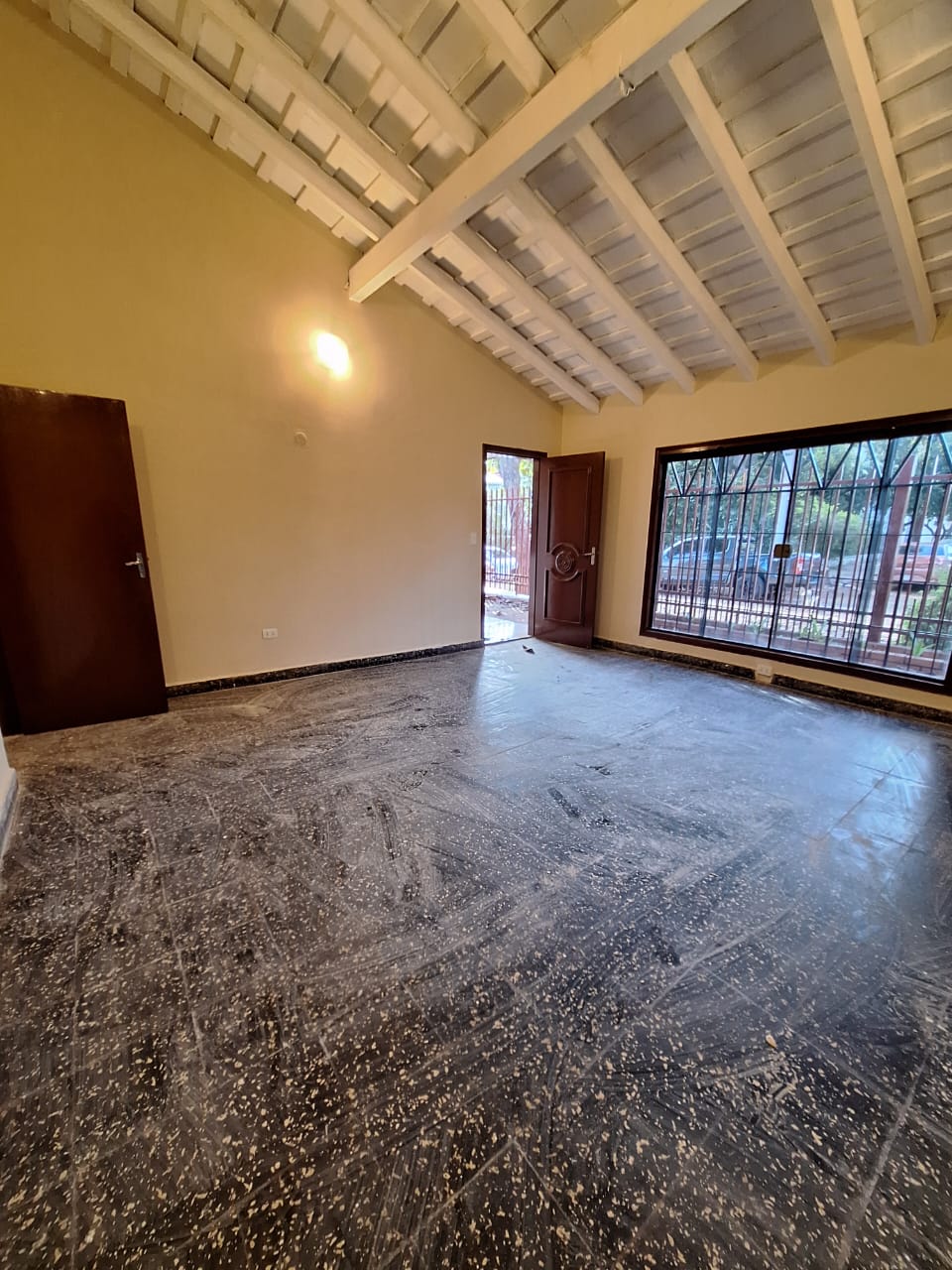 Alquilo Casa Estilo Chalet en Fernando de la Mora Zona Norte - LAP6244869. Ref #TEF3FD ...