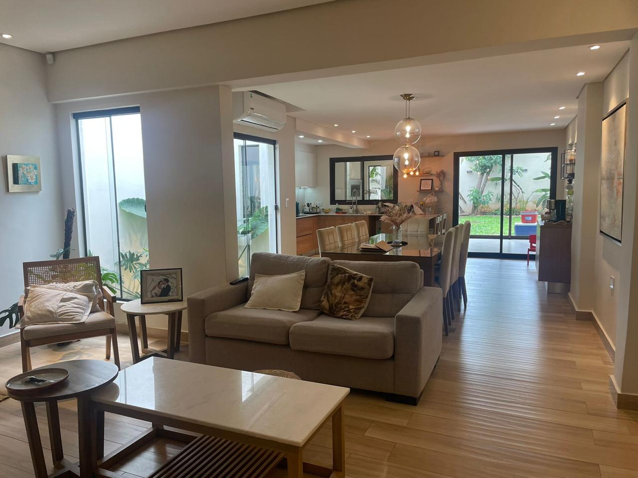 Alquilo Amplia Residencia. Barrio Jara. COD 051. Ref #M459A3 - infocasas.com.py