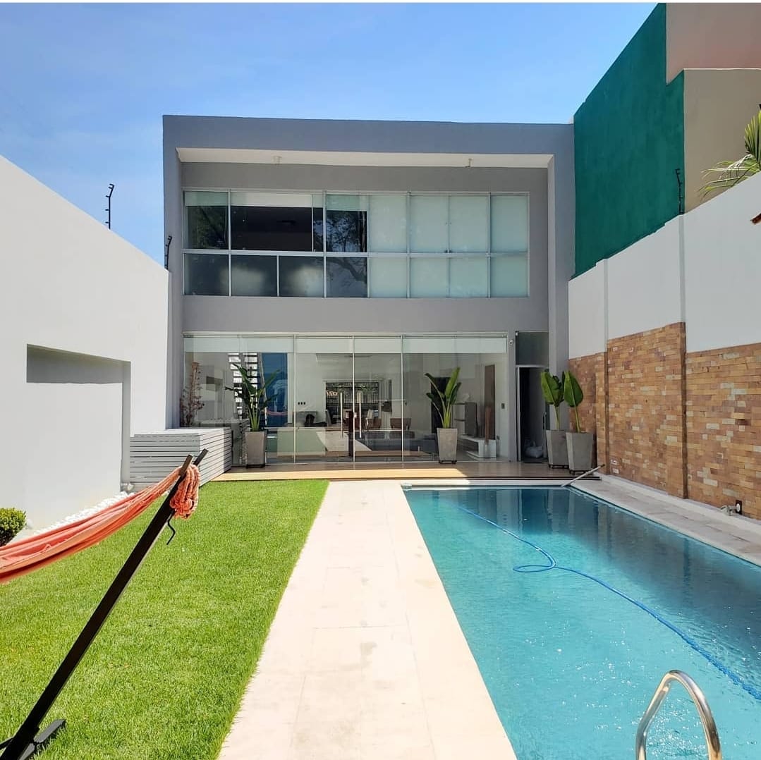 Vendo o Alquilo Casa Minimalista Amoblada en Ycua Sati-CLHO5005216. Ref #ZC4A97 - infocasas.com.py