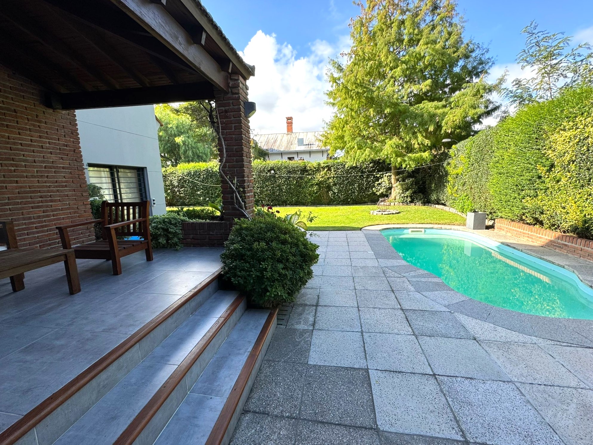 Ventan casa 3 dormitorios y barbacoa en Parque Miramar . Ref #C8A886