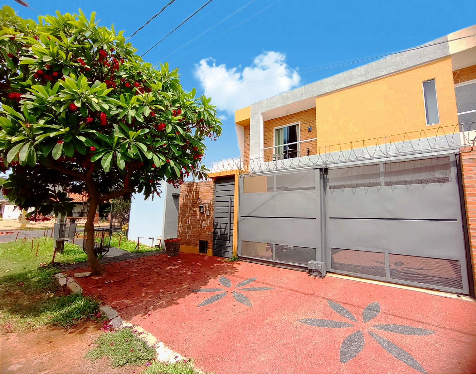 VENDO HERMOSO DUPLEX EN VILLA AURELIA. Ref #Z8407B - infocasas.com.py