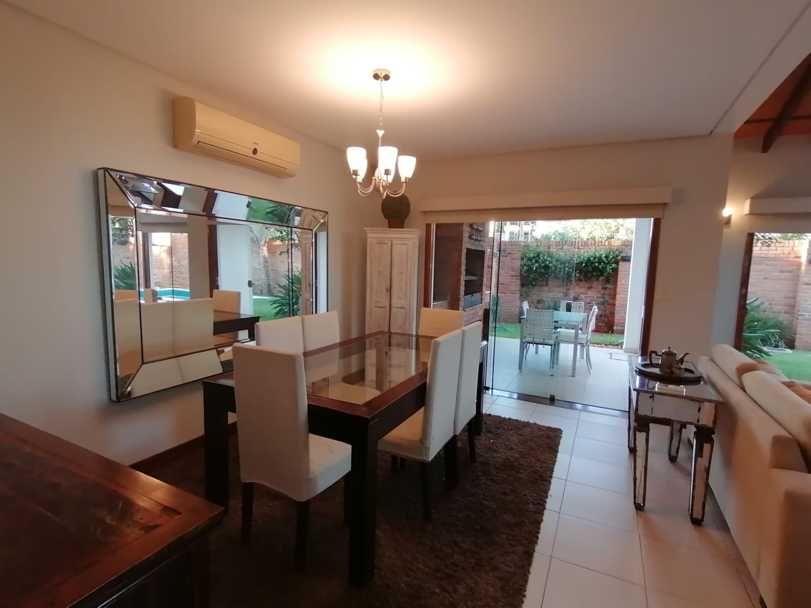 ALQUILO CASA AMOBLADA EN CONDOMINIO ZONA COLEGIO GOETHE. Ref #V3C2FB - infocasas.com.py