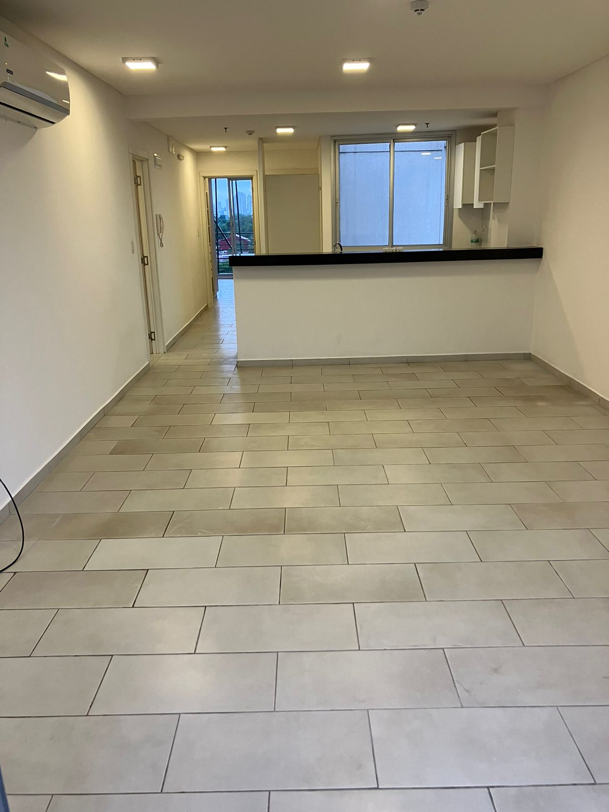 ALQUILO HERMOSO Y AMPLIO DPTO 2 DORM BARRIO JARA . Ref #L3C165 - infocasas.com.py