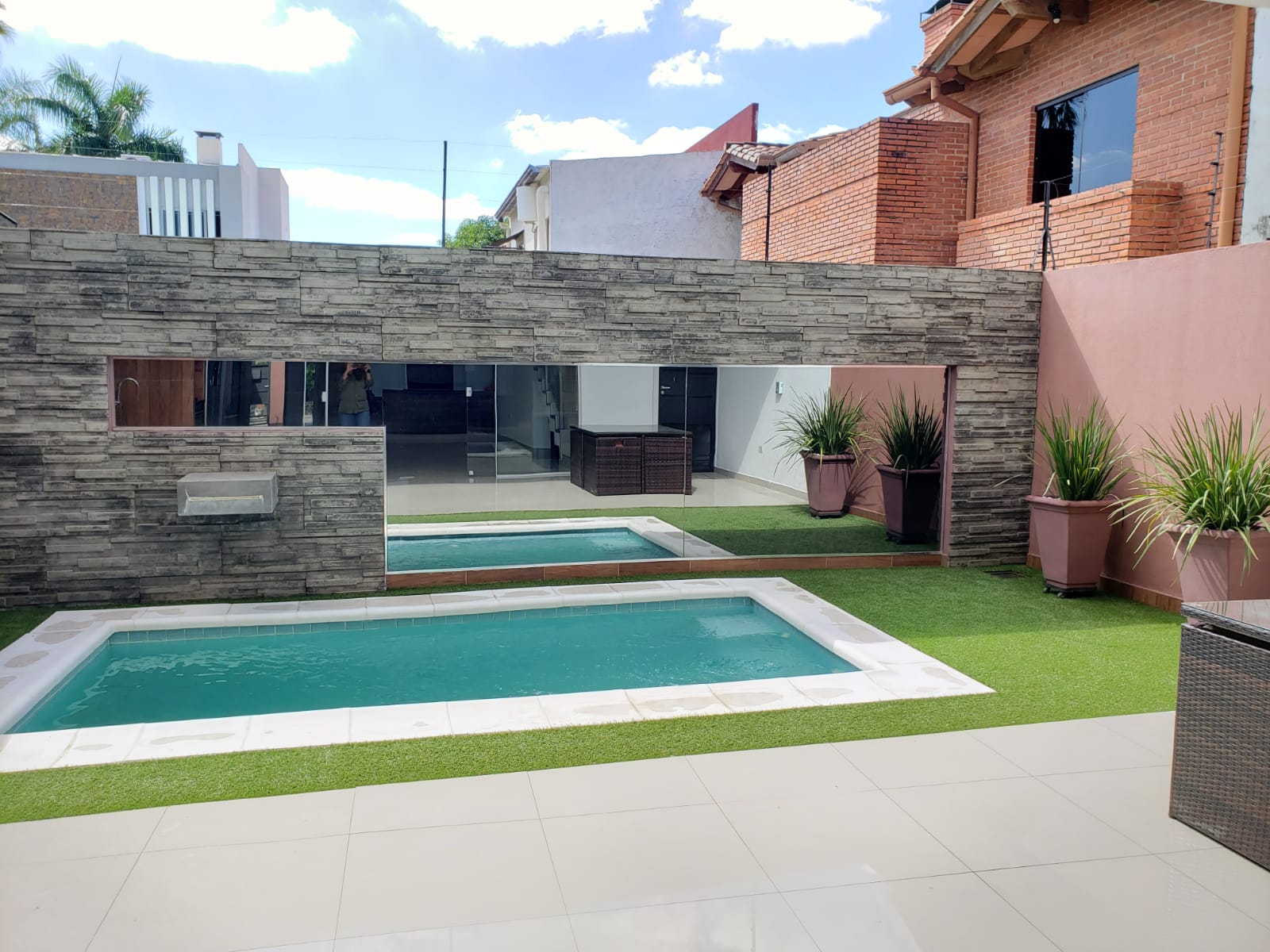 ALQUILO HERMOSO DUPLEX MODERNO EN SAN JORGE. Ref #I86D76 - infocasas.com.py