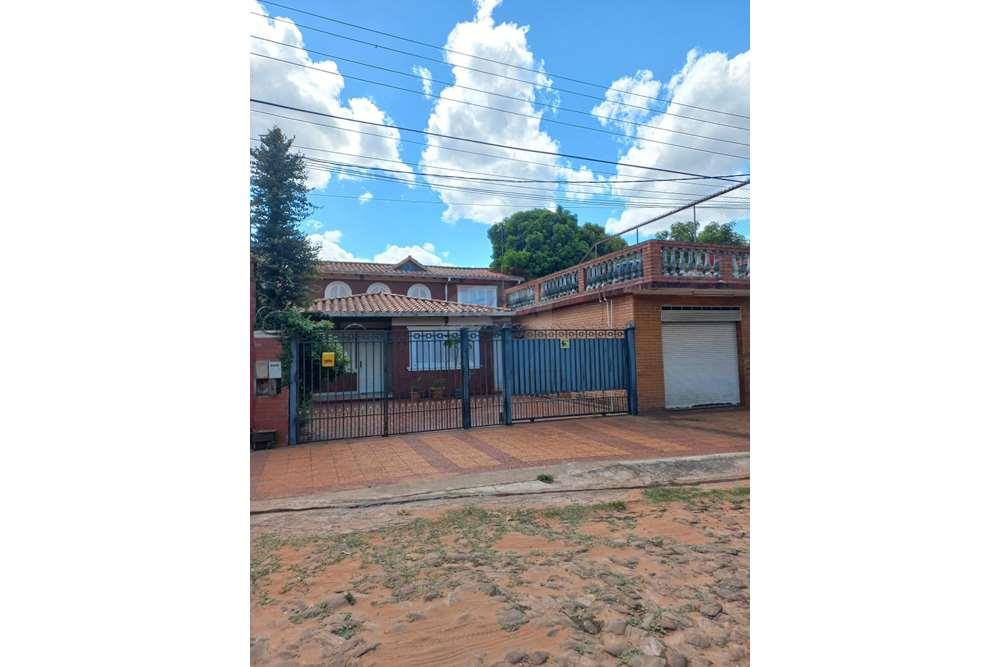 ALQUILO CASA CON PISCINA EN SAN LORENZO!!. Ref #BD41DB - infocasas.com.py