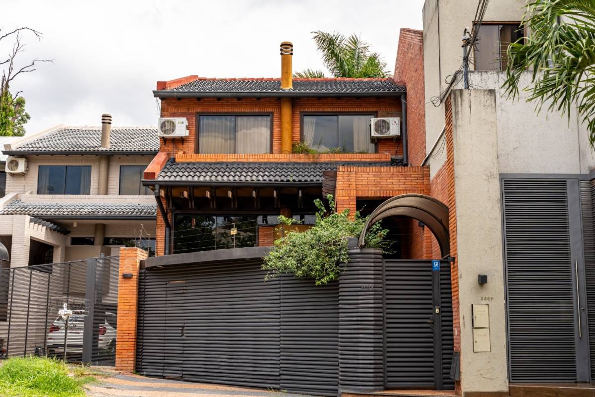 VENDO DUPLEX EN BARRIO SAN JORGE . Ref #FF0BF0 - infocasas.com.py