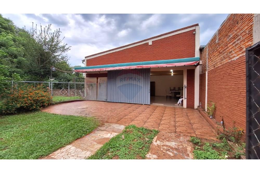 Vendo casa en barrio Fátima . Ref #L17D5C