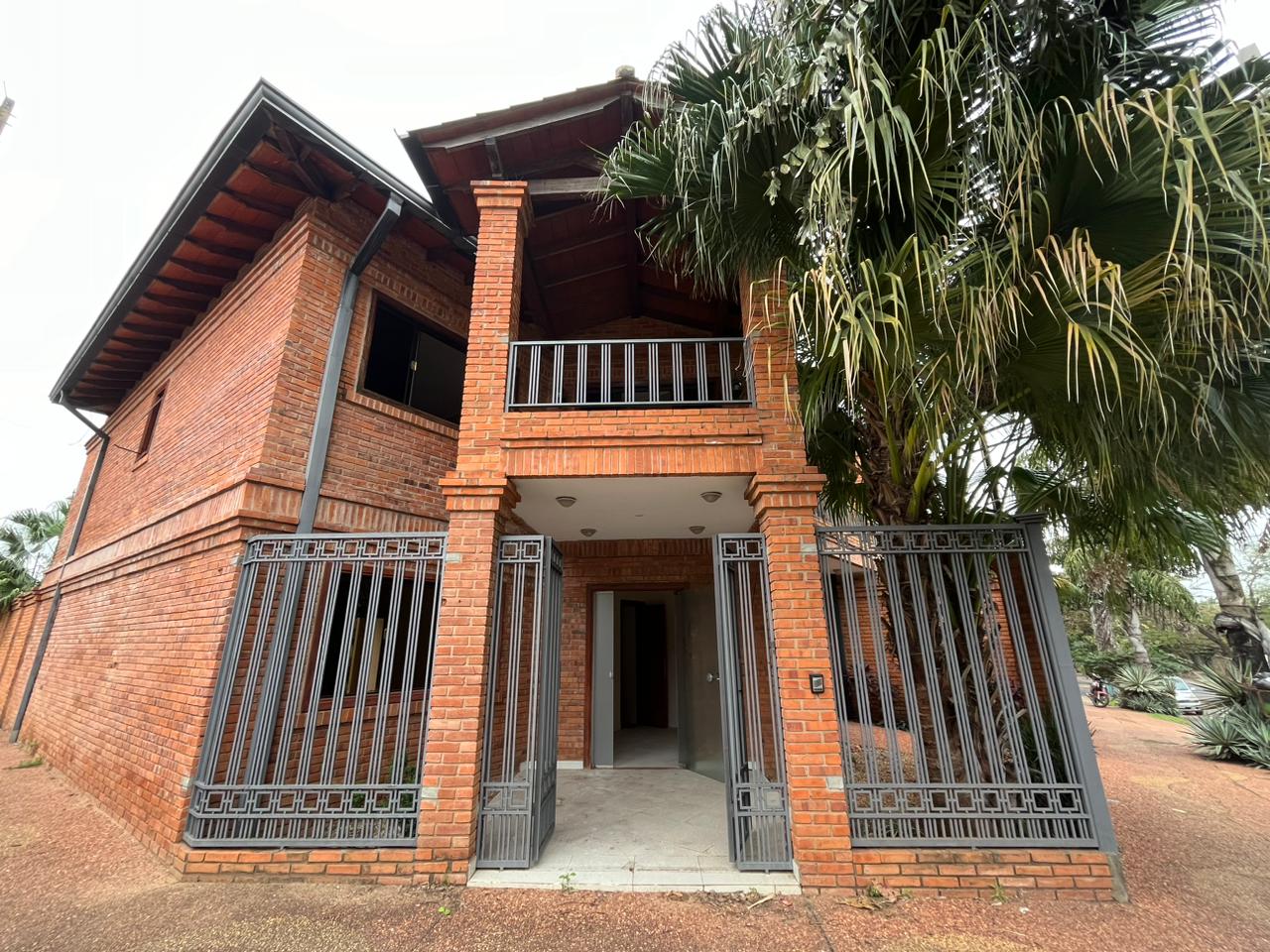 Dúplex de 3 habitaciones con patio, en Villa Aurelia!. Ref #M6BA15 - infocasas.com.py