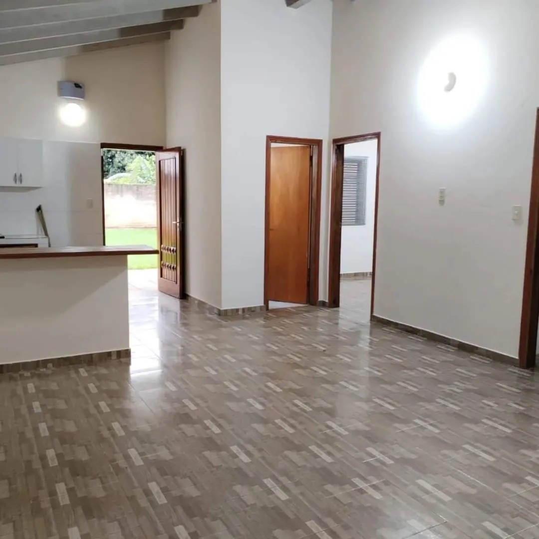 Vendo Casa En Villa Elisa. Ref #YFBF9C - infocasas.com.py