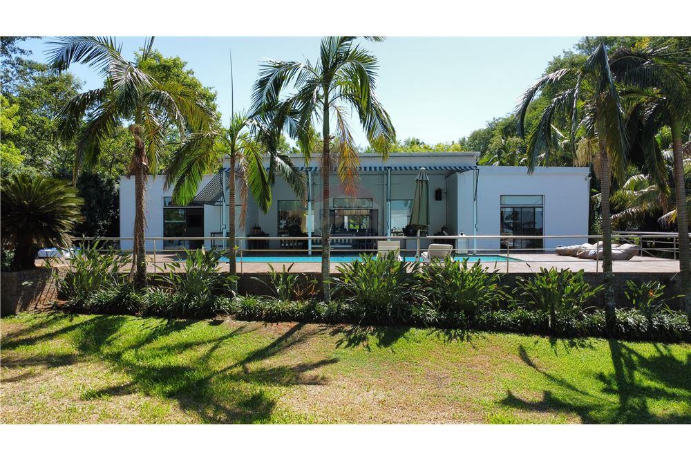 VENDO CASA FRENTE AL RIO EN VILLA ELISA. Ref #L7C568