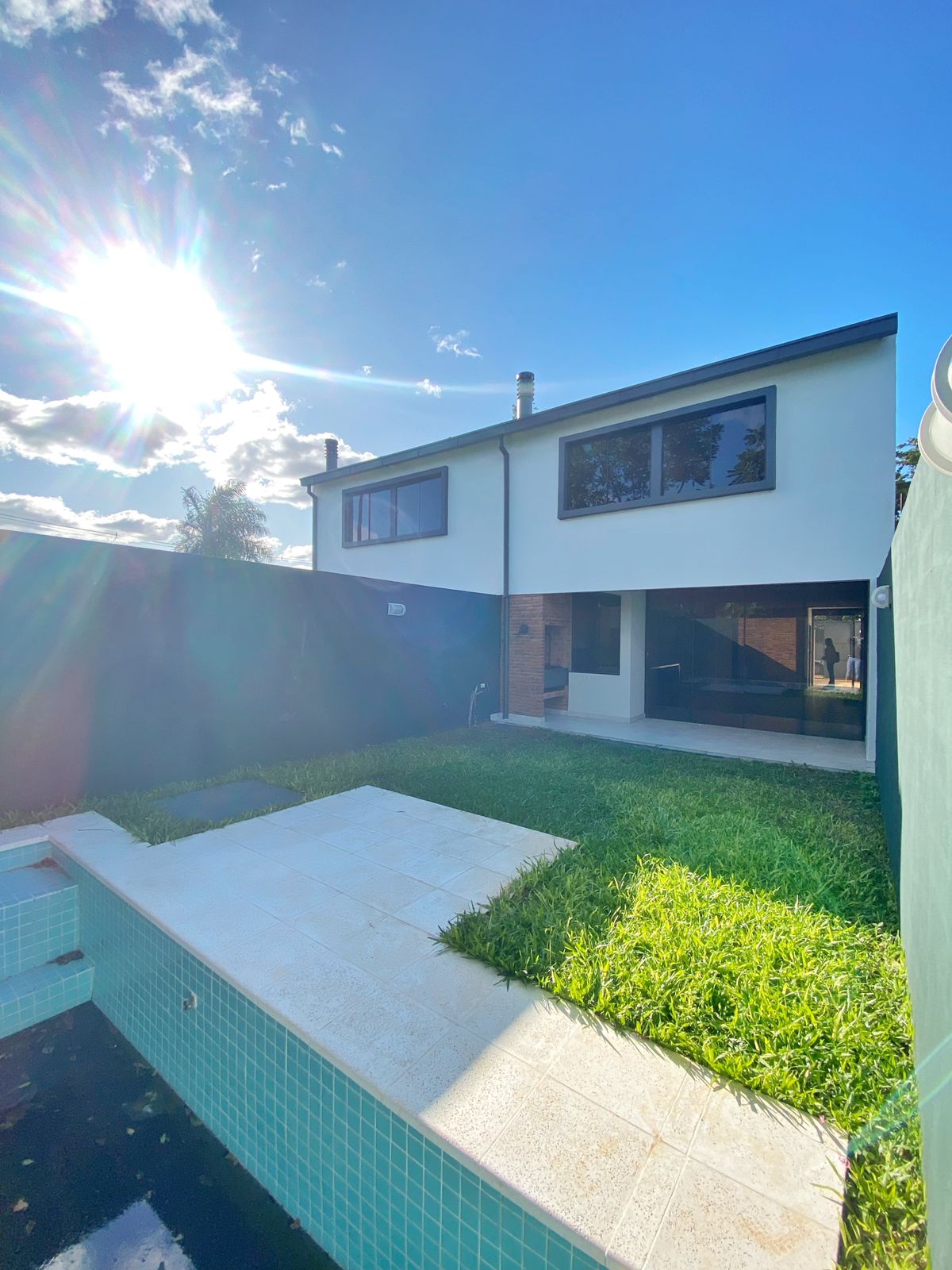 DUPLEX A ESTRENAR CON PATIO Y PISCINA EN LUQUE. Ref #CA2912 - infocasas.com.py