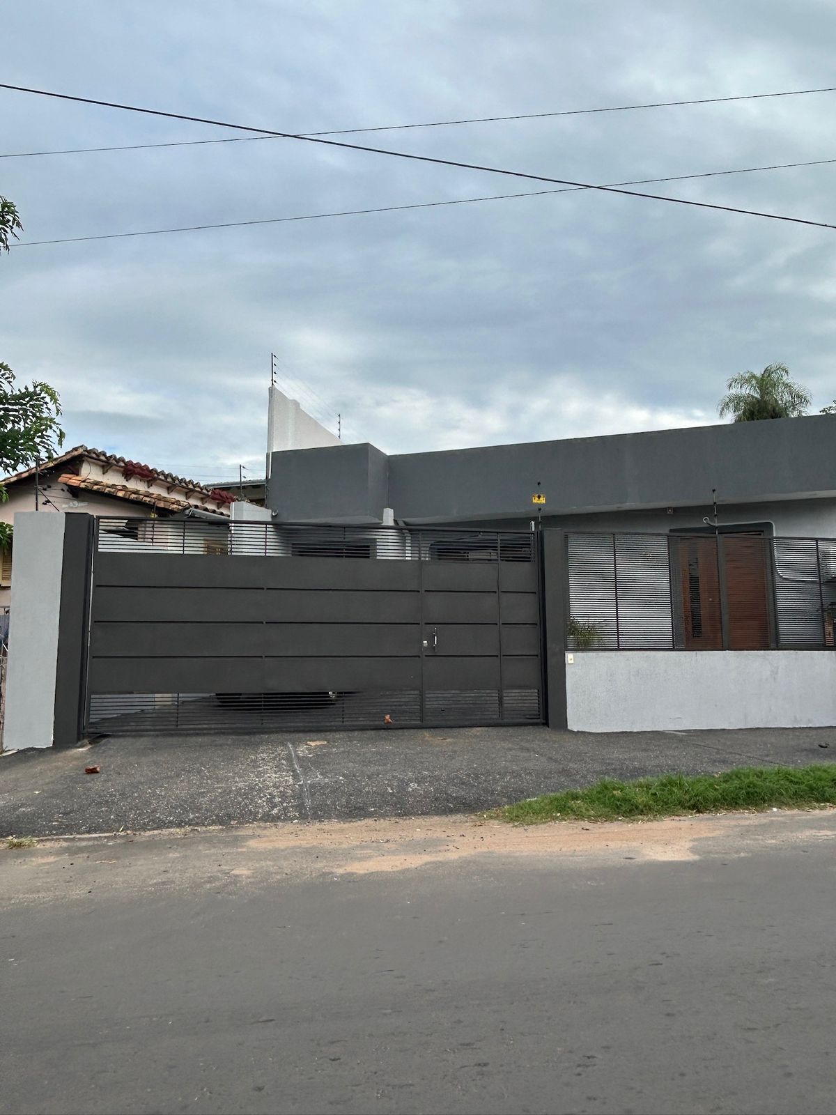 Casa en Venta en Asuncion con 5 habitaciones (3 en suite). Ref #Z55797