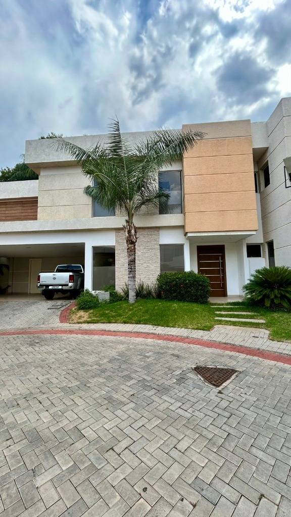 ALQUILO AMPLIA CASA EN BARRIO CERRADO LAS LILAS - SANTÍSIMA TRINIDAD. Ref #V4CC3C - infocasas.com.py