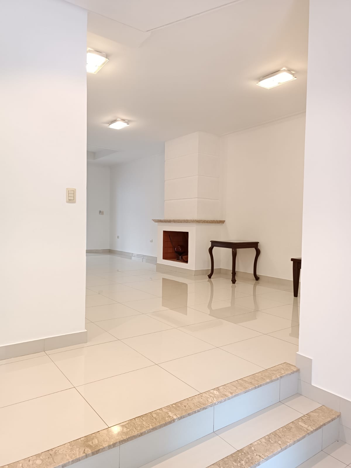 VENDO HERMOSA CASA EN BO. HERRERA . Ref #WF9431 - infocasas.com.py