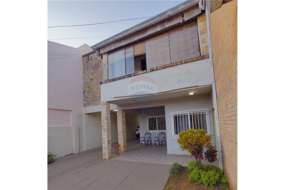 VENDO BELLA CASA EN LOS LAURELES!!. Ref #WF4AF4 - infocasas.com.py