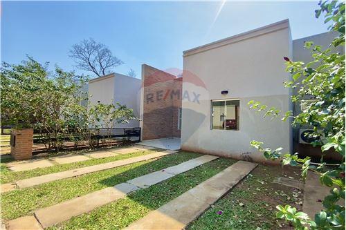 Casa - Venta - Paraguay Central Luque. Ref #V21B5F - infocasas.com.py