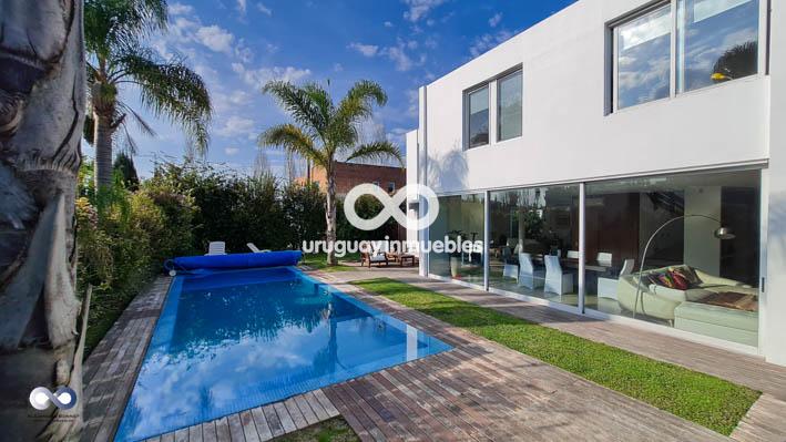 ESTUPENDA CASA DE 4 DORM CON PISCINA, JACUZZI Y BARBACOA LOS OLIVOS. Ref #M510D2 - infocasas.com.uy