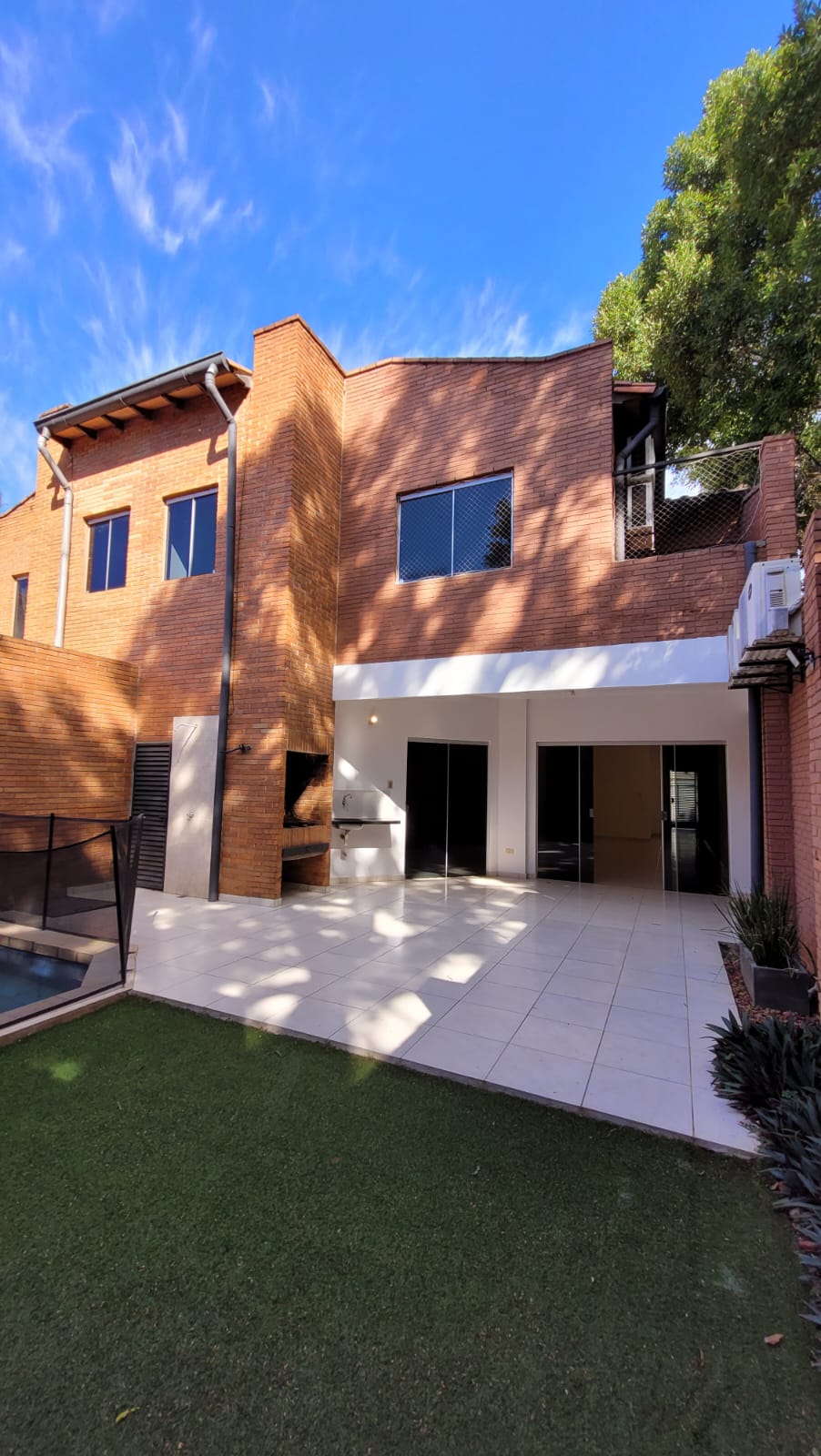 ALQUILO DUPLEX CON PISCINA BARRIO VILLA AURELIA. Ref #Y13472 - infocasas.com.py