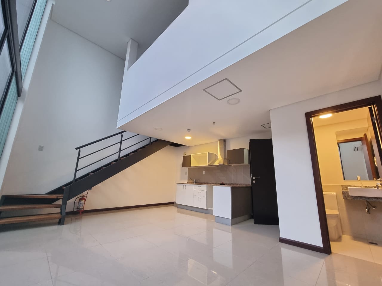 Alquilo de Departamento 1 DORMITORIO en suite tipo Loft.. Ref #SE04D0