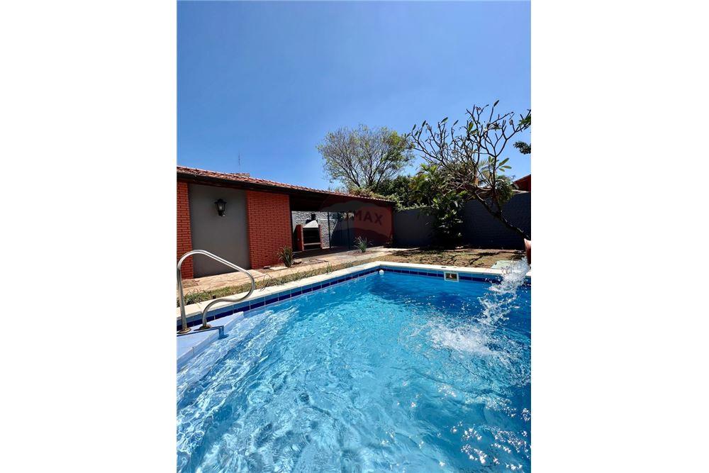 VENDO RESIDENCIA EN BARRIO SAJONIA DE ASUNCION. Ref #B55334 - infocasas.com.py