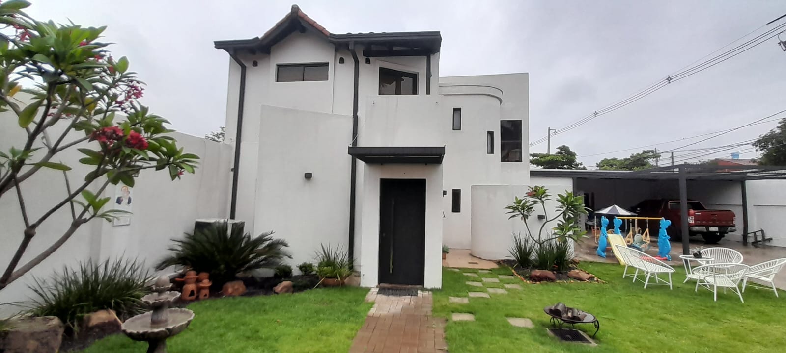 Vendo hermosa casa en lambare. Ref #ZD3213 - infocasas.com.py