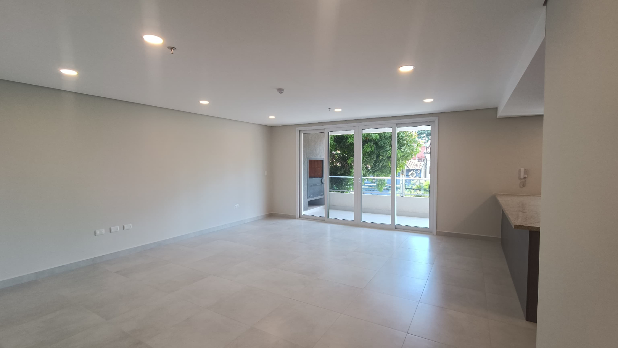 ALQUILO DPTO DE 3 DORMITORIOS EN BARRIO MCAL. ESTIGARRIBIA. Ref #XFBCF7