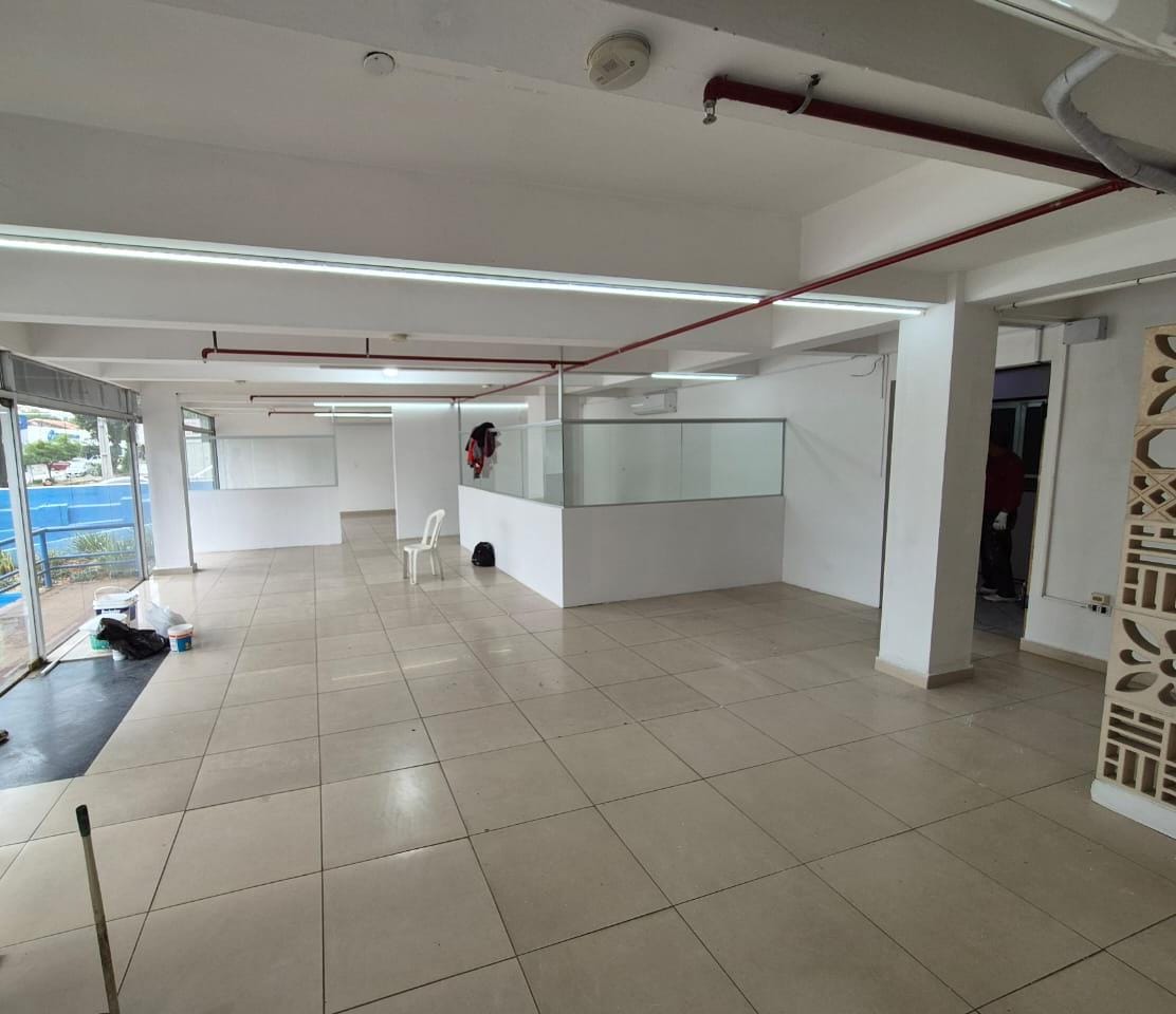 ALQUILO AMPLIO LOCAL COMERCIAL SOBRE EUSEBIO AYALA. Ref #W86F91 - infocasas.com.py
