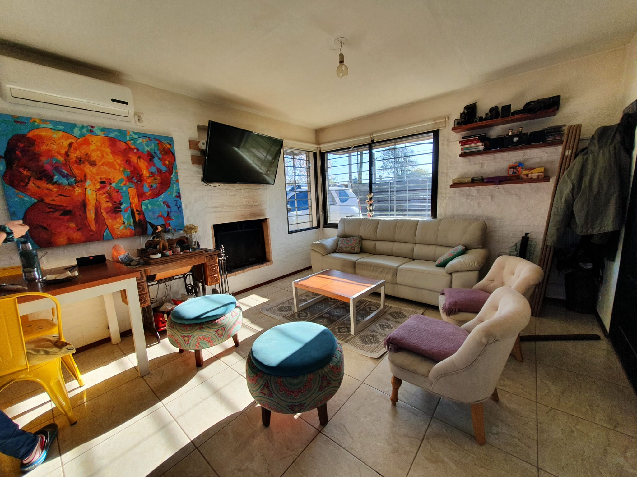 -Hermosa casa de 3 dormitorios, 3 baños, Cochera, fdo, Parrillero, Lagomar.. Ref #GFA0CA ...