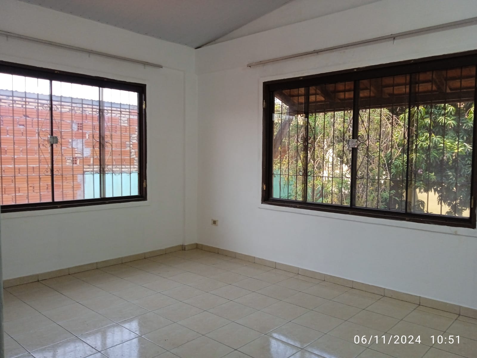 Alquilo casa de 2 plantas zona Salemma. Ref #MBAF6B - infocasas.com.py