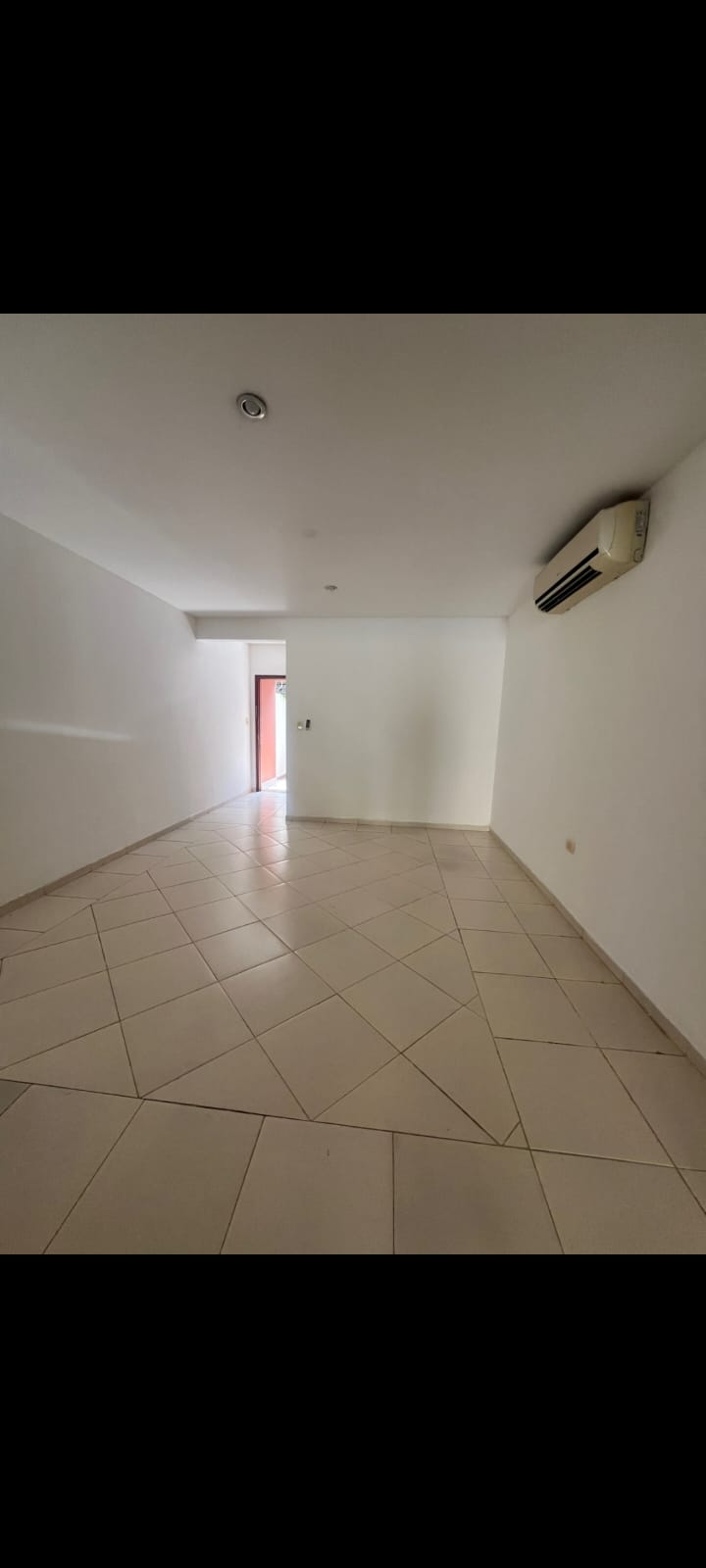 VENDO O ALQUILO DUPLEX MODERNO 3 DORMITORIOS CON PISCINA. BARRIO SEMINARIO. Ref #WC5978 ...