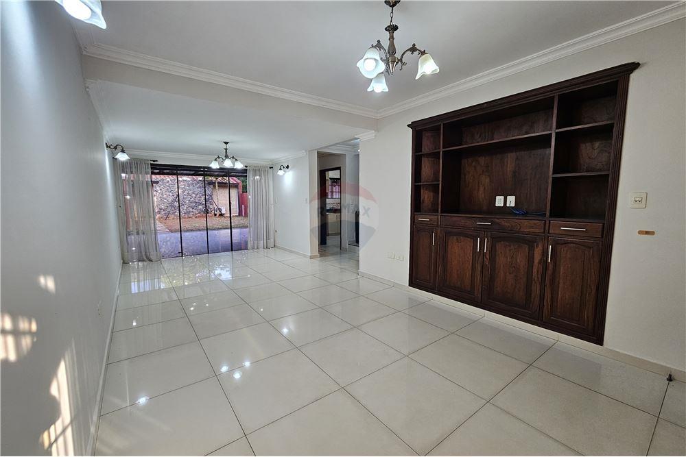 ALQUILO DUPLEX EN BO HIPODROMO. Ref #BAE742