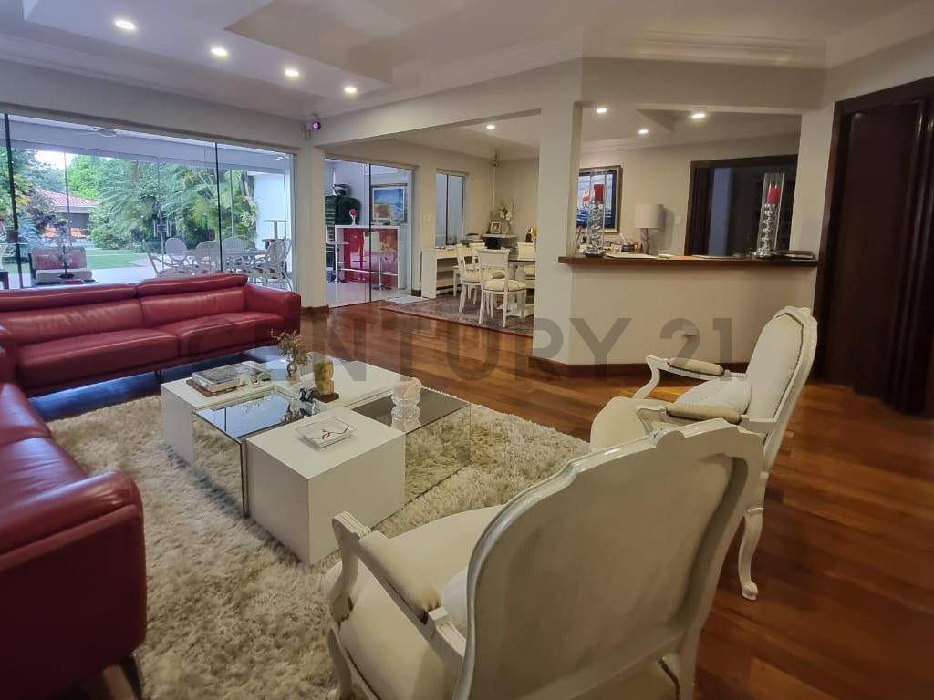 VENDO CASA en el Barrio Mburucuya, zona Avda. Molas Lopez y Julio Correa. Ref #C38368 ...