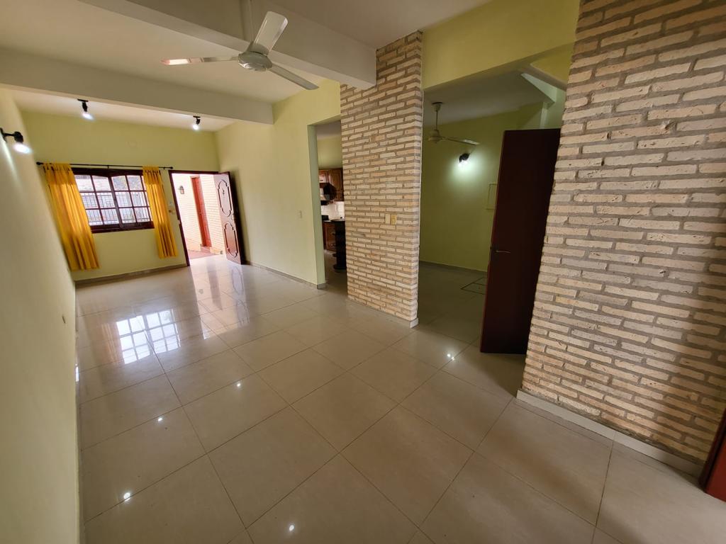 Alquilo Duplex con amplio.patio en Bo.San Jorge . Ref #SF483A - infocasas.com.py