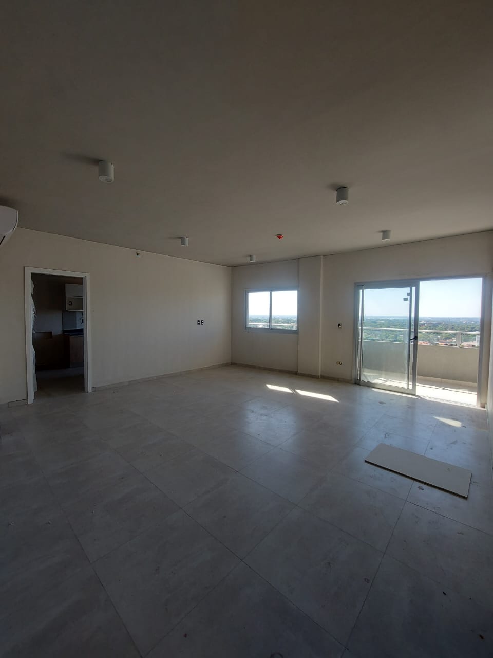 Alquilo Departamento de 3 Dormitorios. Barrio Mburicao. COD A6. Ref #V74297 - infocasas.com.py