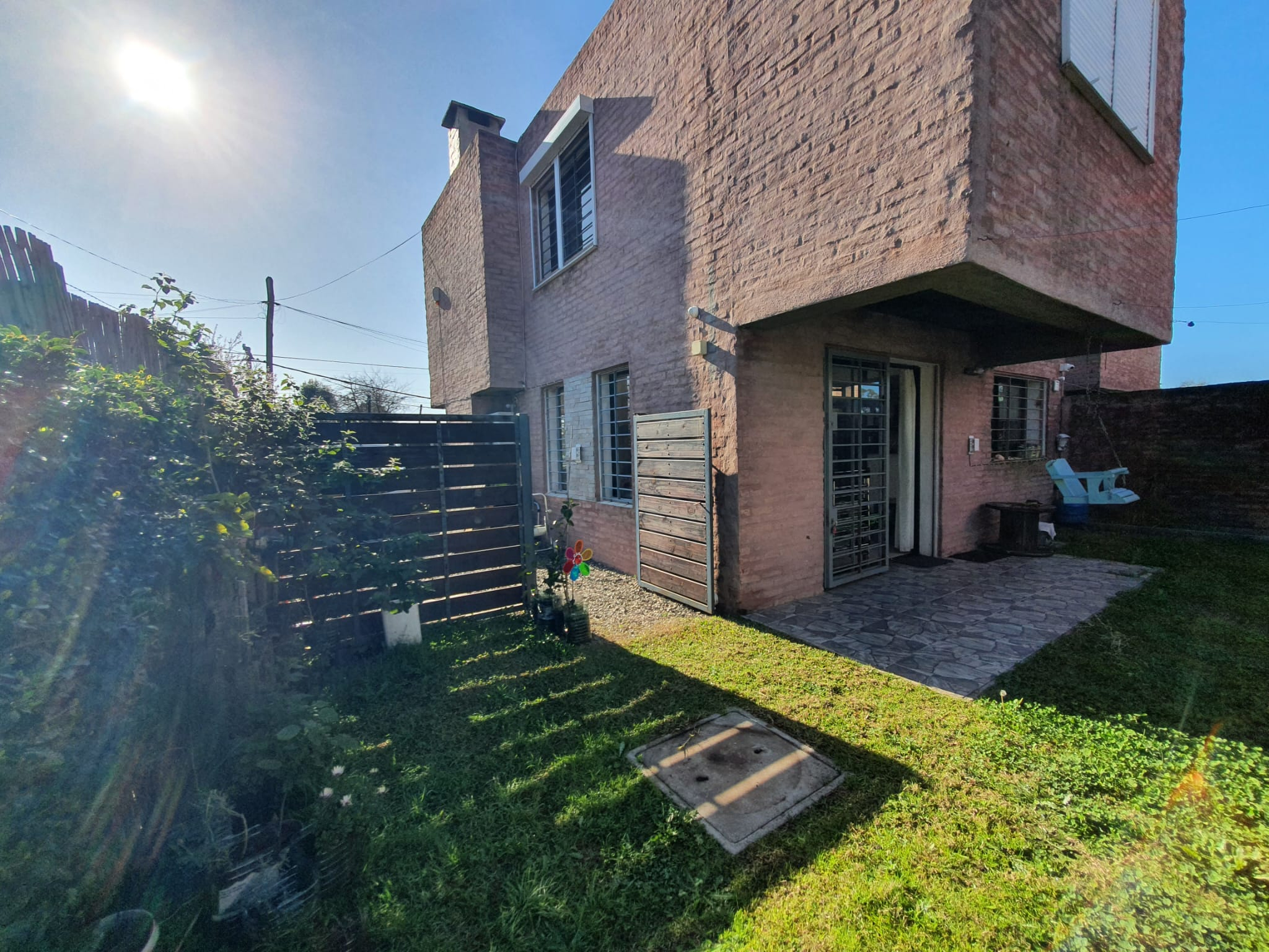 -Hermosa Casa en Lagomar, 3 dormitorios, 3 baños, Cochera, Jardin , Parrillero. . Ref #P24508