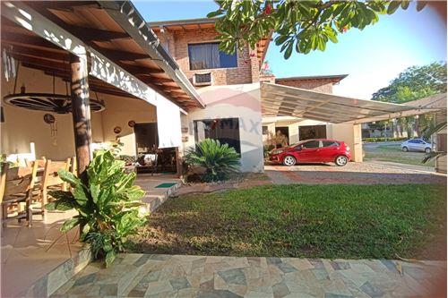 ALQUILO HERMOSA CASA CON PISCINA EN MBOCAYATY. Ref #W6FC05 - infocasas.com.py