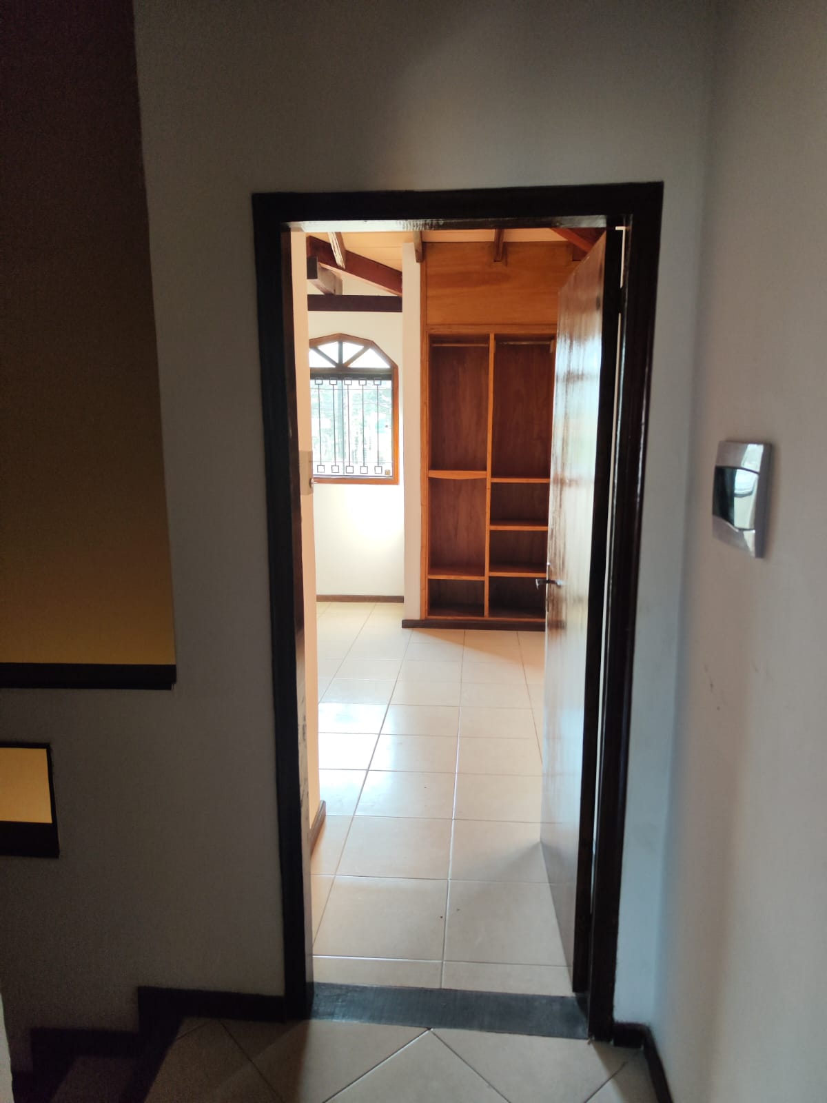 ALQUILO DUPLEX DE 3 DORMITORIOS EN FERNANDO ZONA NORTE 54. Ref #LA1639 - infocasas.com.py