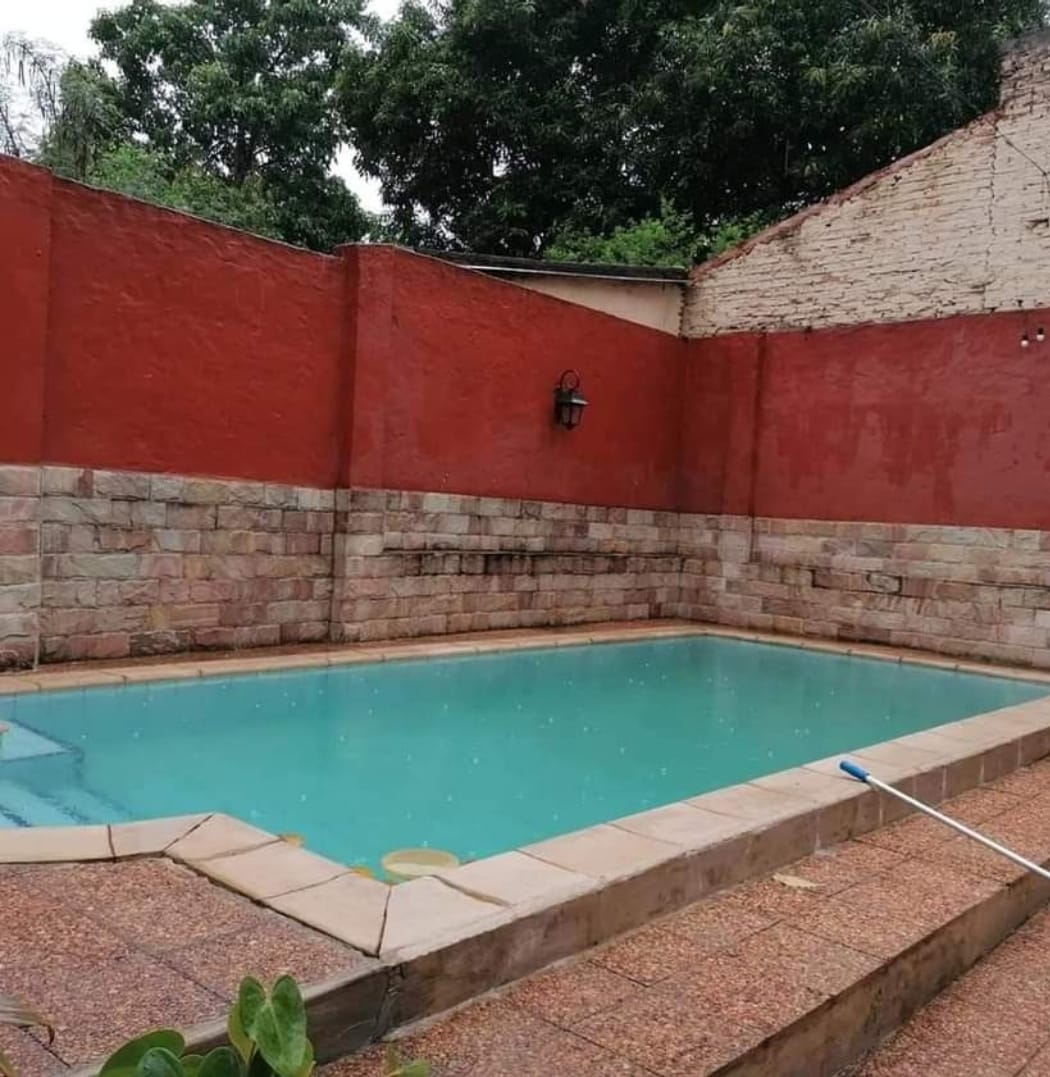 Vendo Amplia Casa con piscina en Barrio San Pablo. Ref #FA0C63