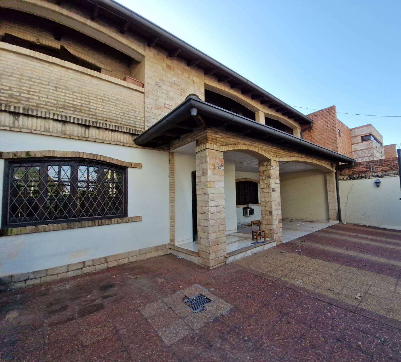 ALQUILO CASA PARA VIVIENDA U OFICINA ZONA MBURUCUYA. Ref #RF877D - infocasas.com.py