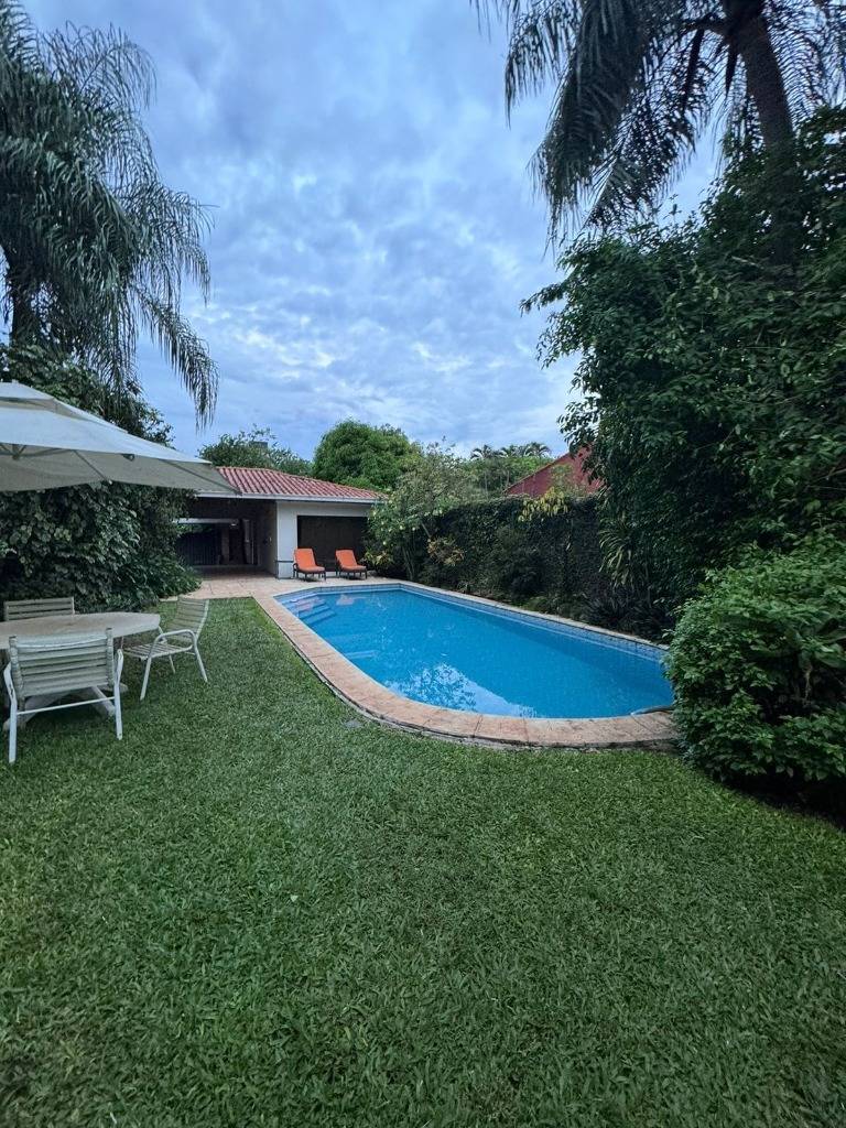 Vendo Amplia Residencia En Barrio Mburucuya. Ref #TAB467 - infocasas.com.py