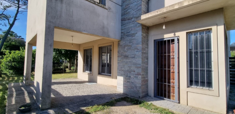 Casa en alquiler en Lomas de Sokymar 3 d 2 b y cochera . Ref #C1FBF9 - infocasas.com.uy