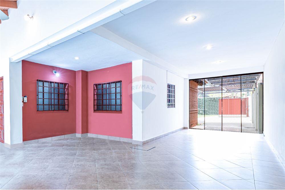 VENDO CASA EN ASUNCION – BARRIO HERRERA. Ref #H71802 - infocasas.com.py