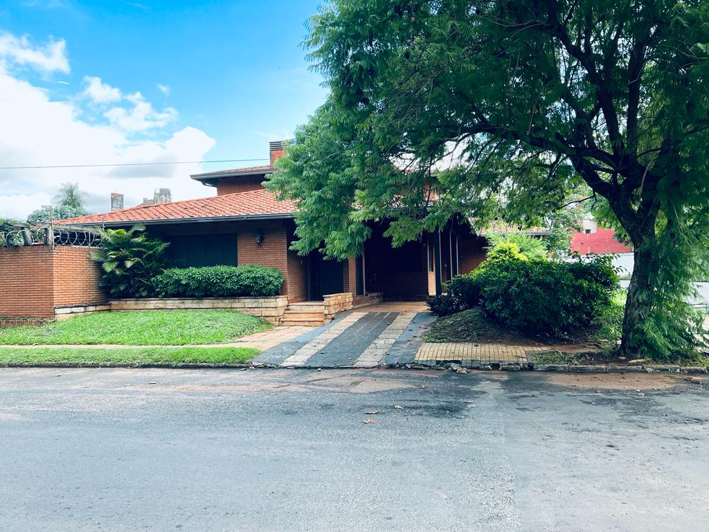 Vendo Hermosa Residencia en Esquina. Ref #MA1B22 - infocasas.com.py