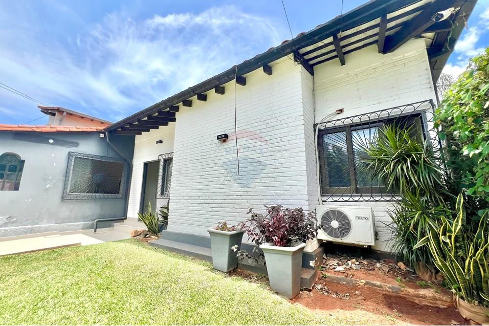 VENDO CASA EN VILLA AURELIA - ASUNCIÓN. Ref #DF27D3 - infocasas.com.py