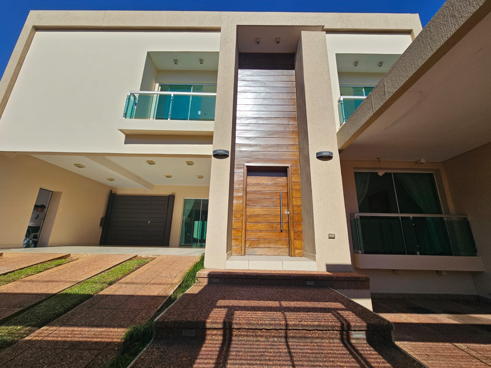 Alquilo hermosa Casa en Barrio Herrera . Ref #E62B7E - infocasas.com.py