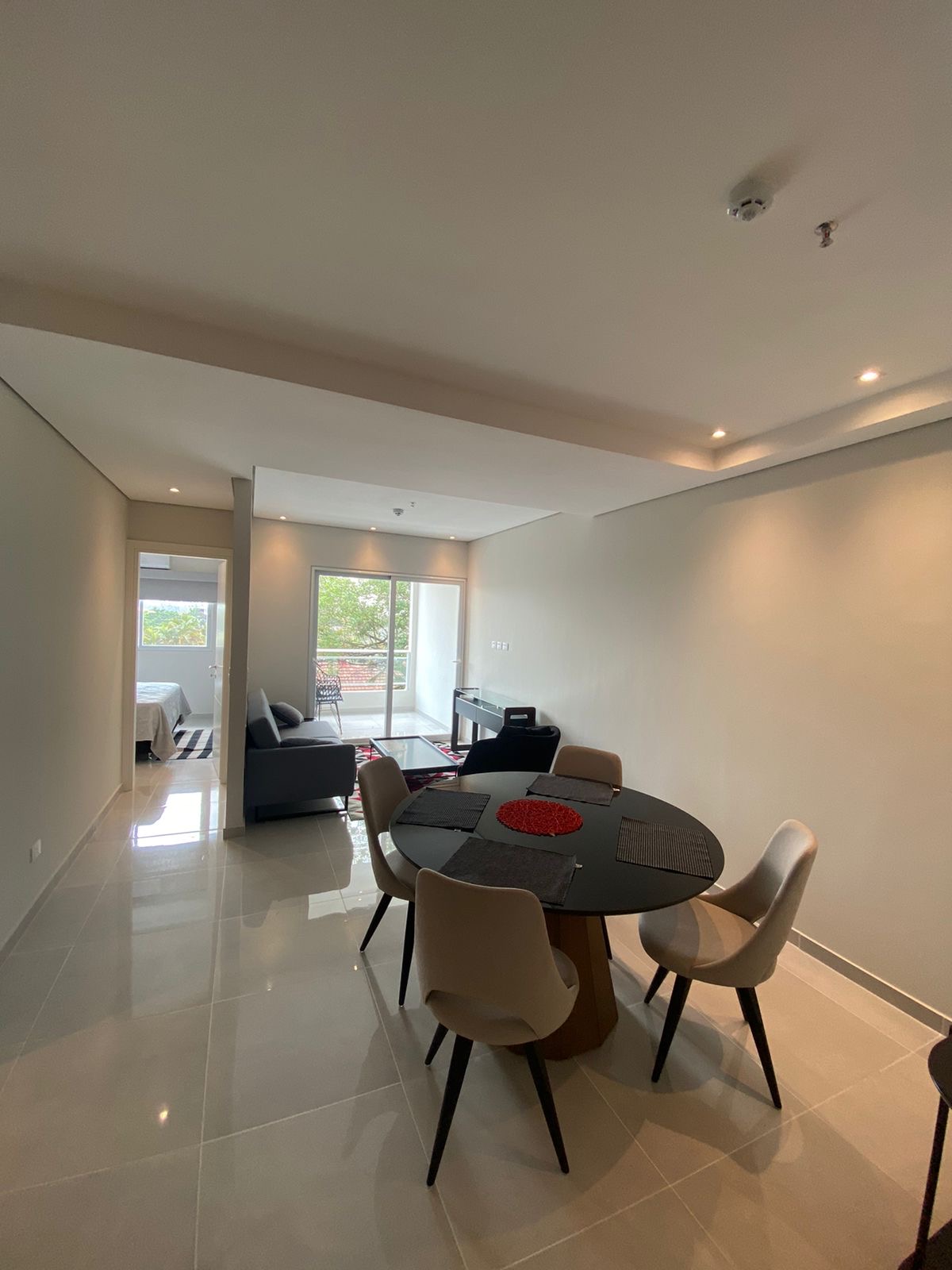 BARRIO MBURUCUYA DEPARTAMENTO AMOBLADO DE 2 DORMITORIO CON COCHERA. Ref #DB1582