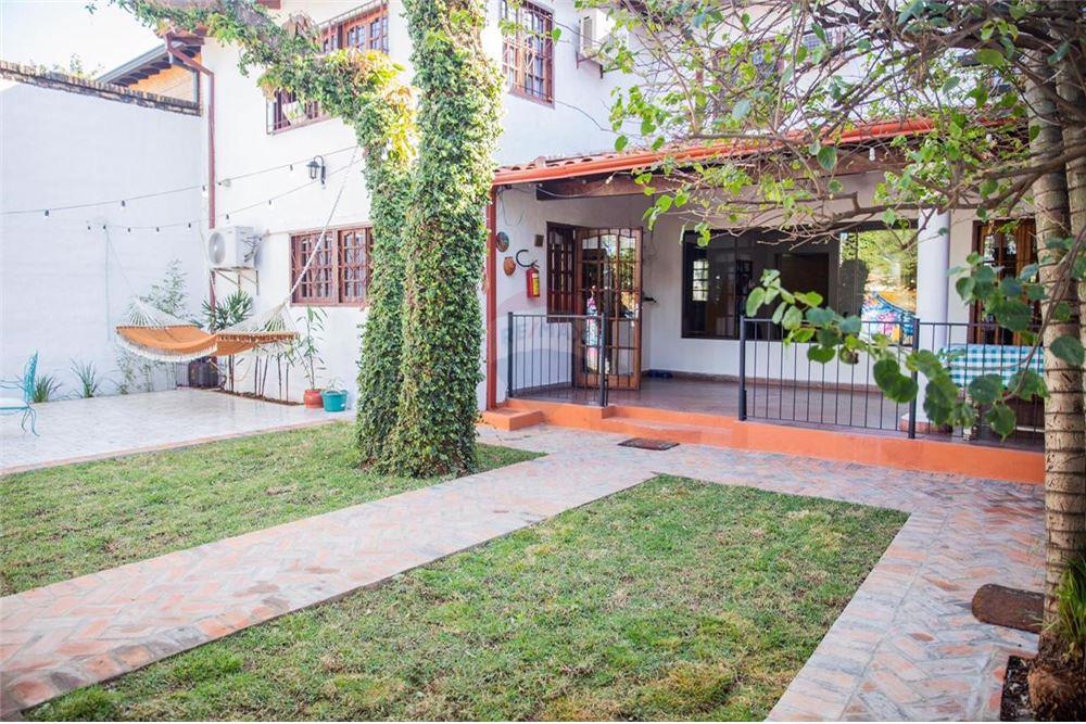 Vendo hermosa y amplia residencia en Villa Aurelia. Ref #GFF70E - infocasas.com.py