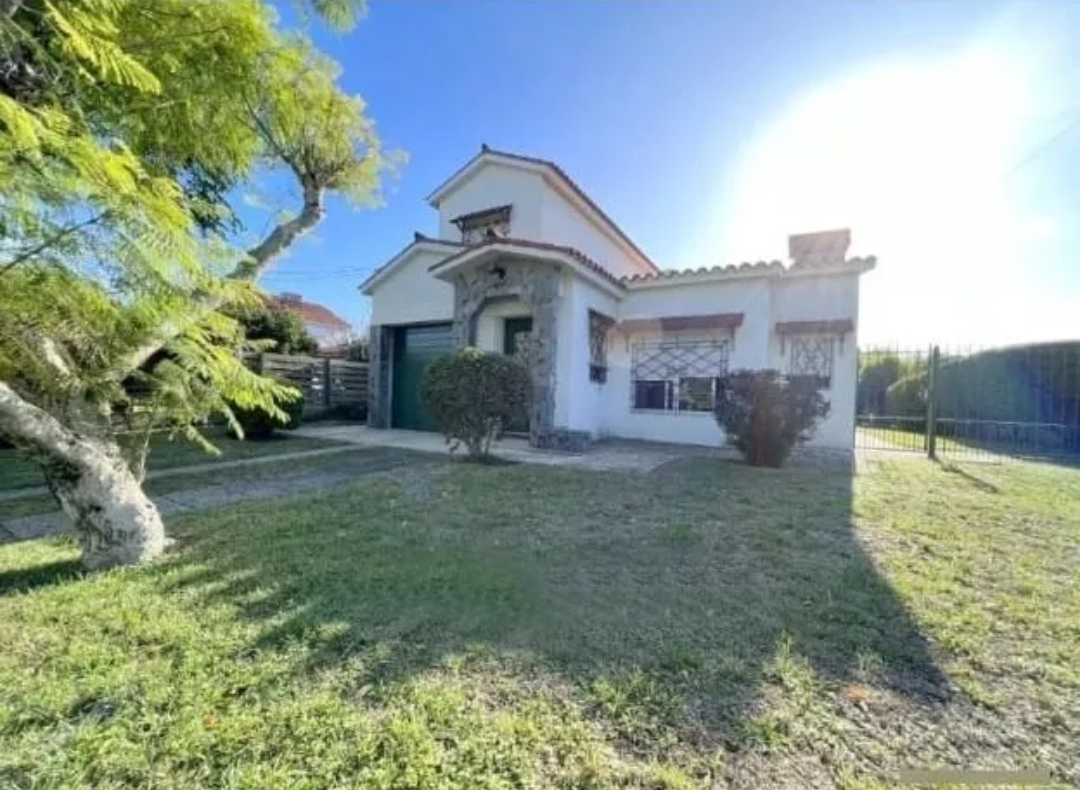 Casa en Lagomar Sur 3 dormitorios con cochera .. Ref #YA9A02 - infocasas.com.uy