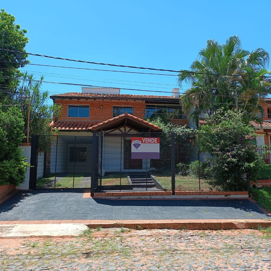 VENDO CASA EN BARRIO HIPODROMO DE ASUNCION . Ref #M2DB21 - infocasas.com.py